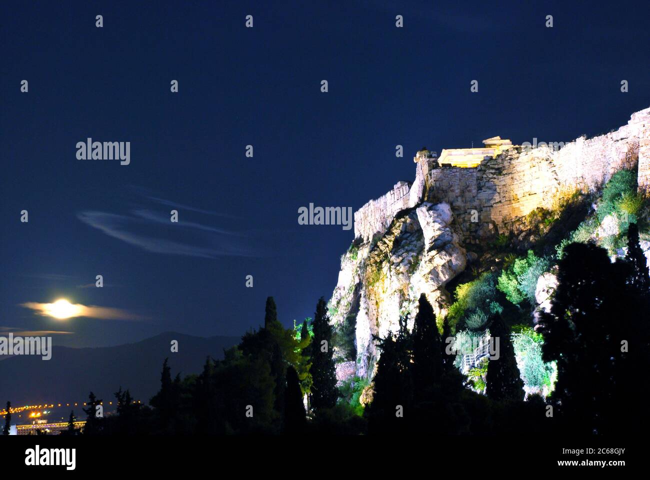 Full moon acropolis greece night hi-res stock photography and images - Alamy