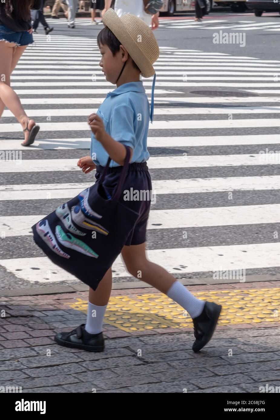 Japanese children walking to school, Tokyo, Japan Stock Photo - Alamy