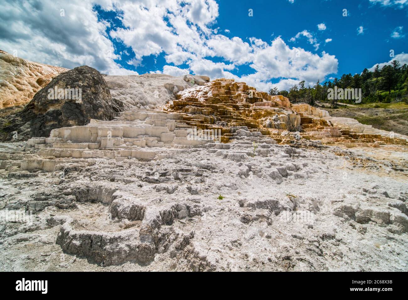 The mammoth hot spring in Yellowstone National Park, Wyoming Stock ...