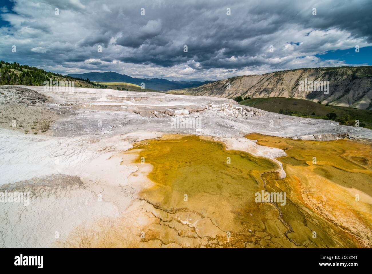 The mammoth hot spring in Yellowstone National Park, Wyoming Stock ...