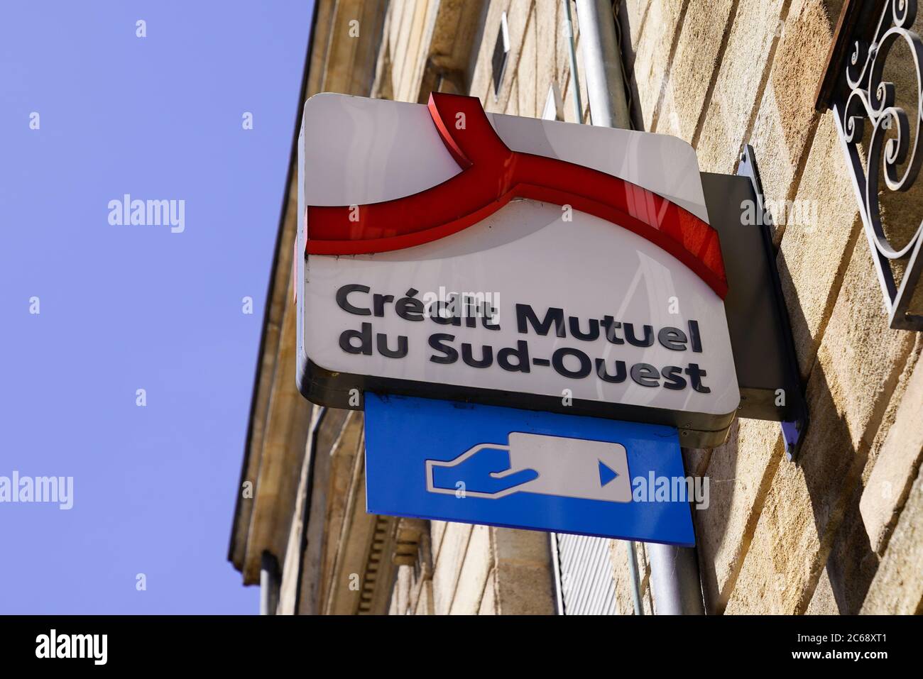 Credit mutuel du sud ouest logo hi-res stock photography and images - Alamy