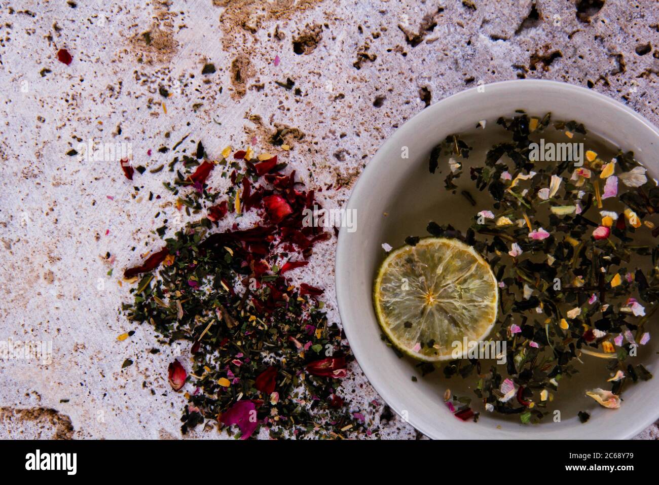 Damask rose wallpaper hi-res stock photography and images - Alamy