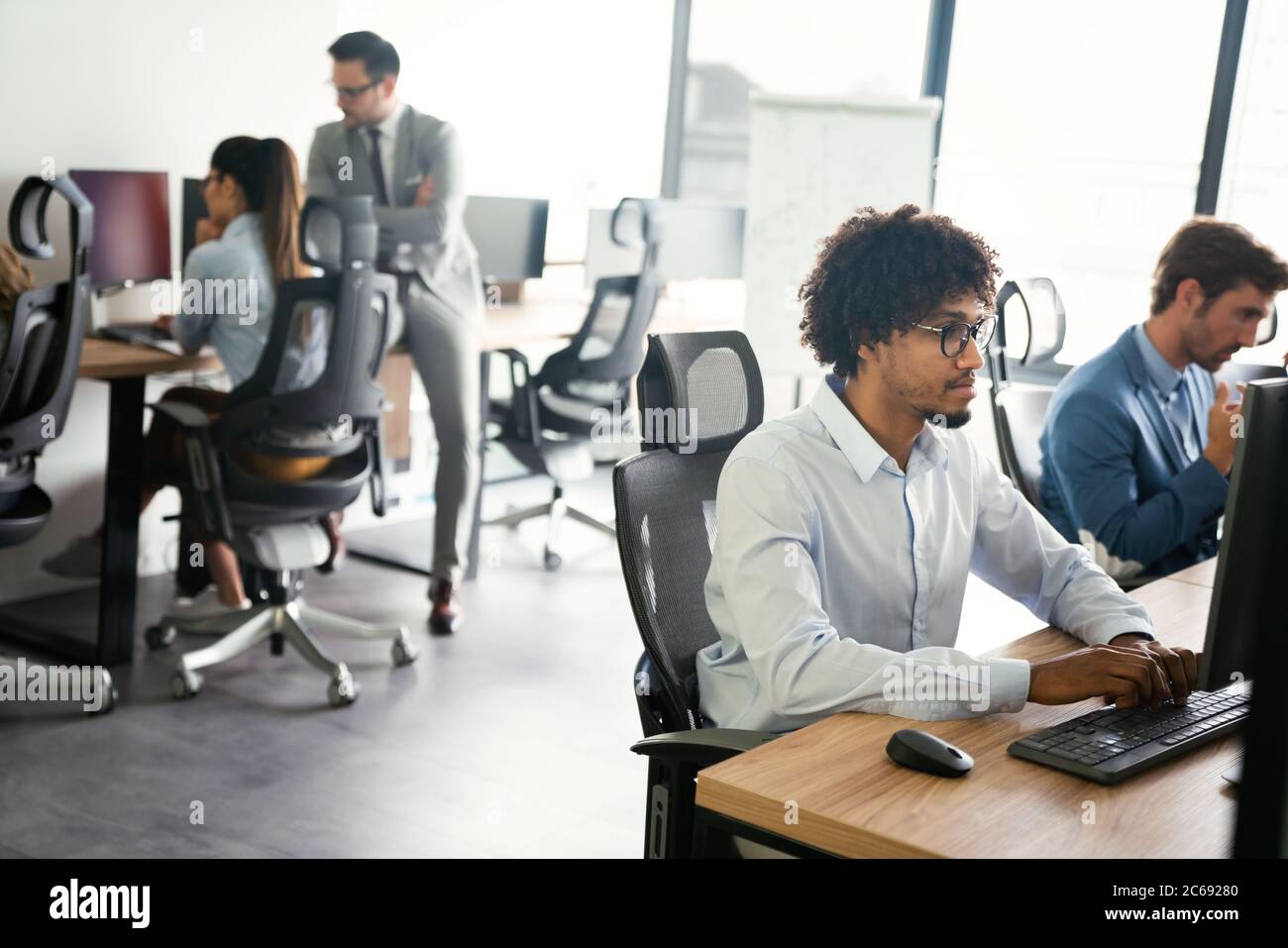 Employee computer training hi-res stock photography and images - Alamy