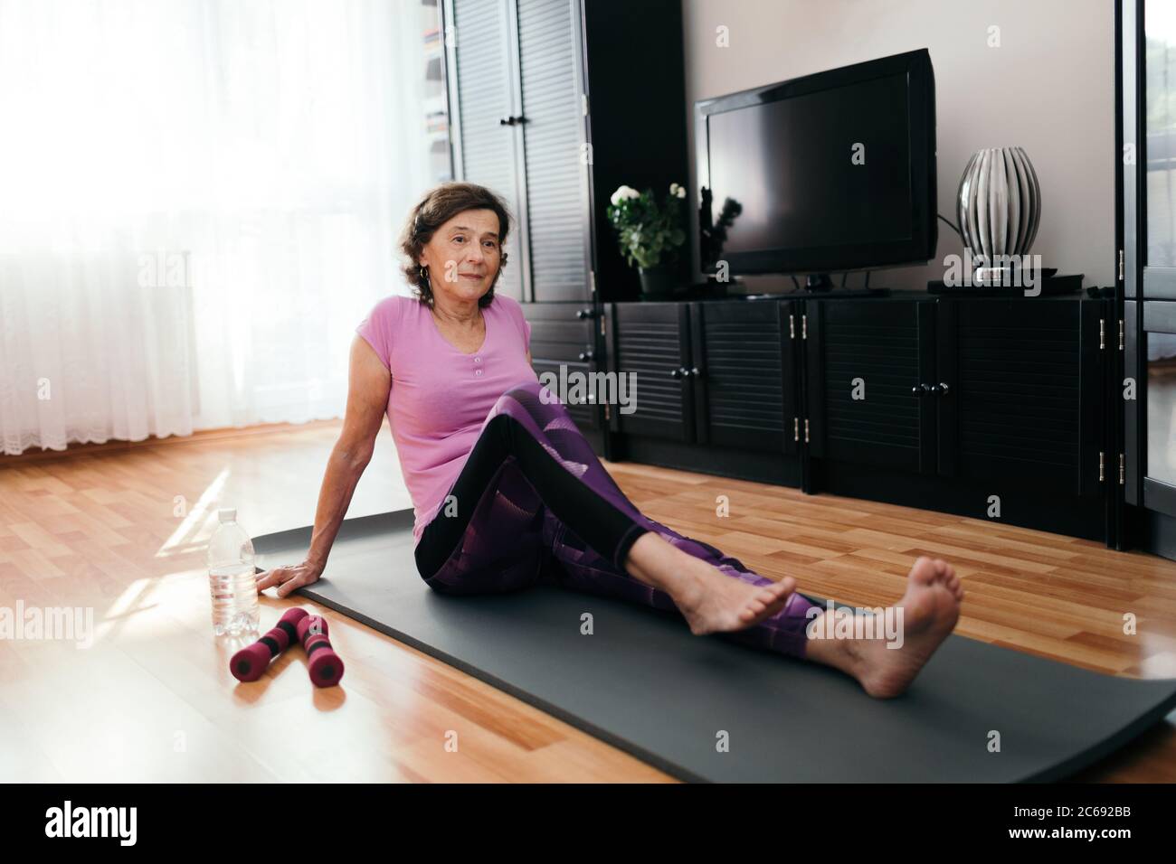 Flexible older person hi-res stock photography and images - Alamy
