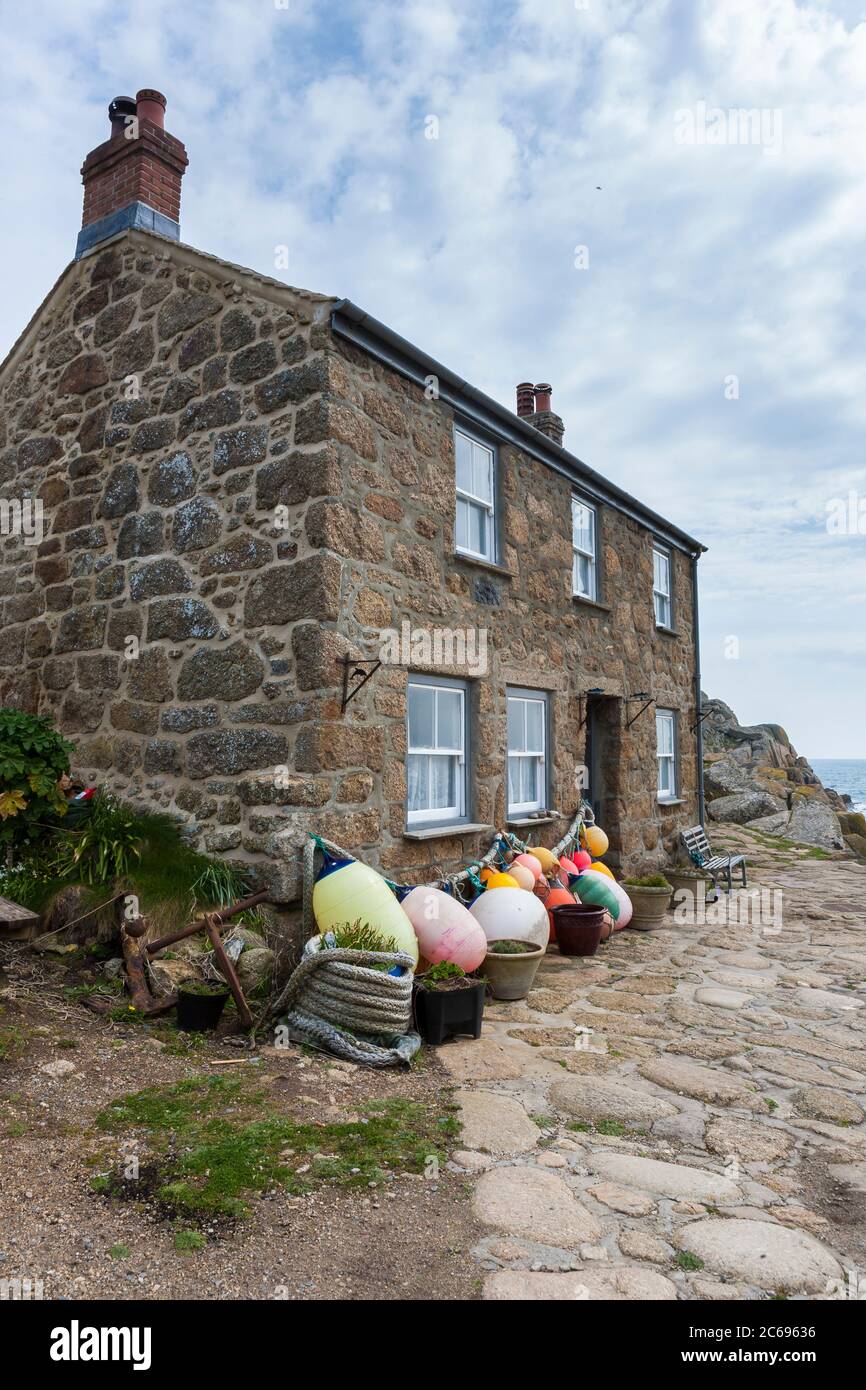 Cottage by the sea, Penberth Cove, Penwith Peninsula, Cornwall, UK ...