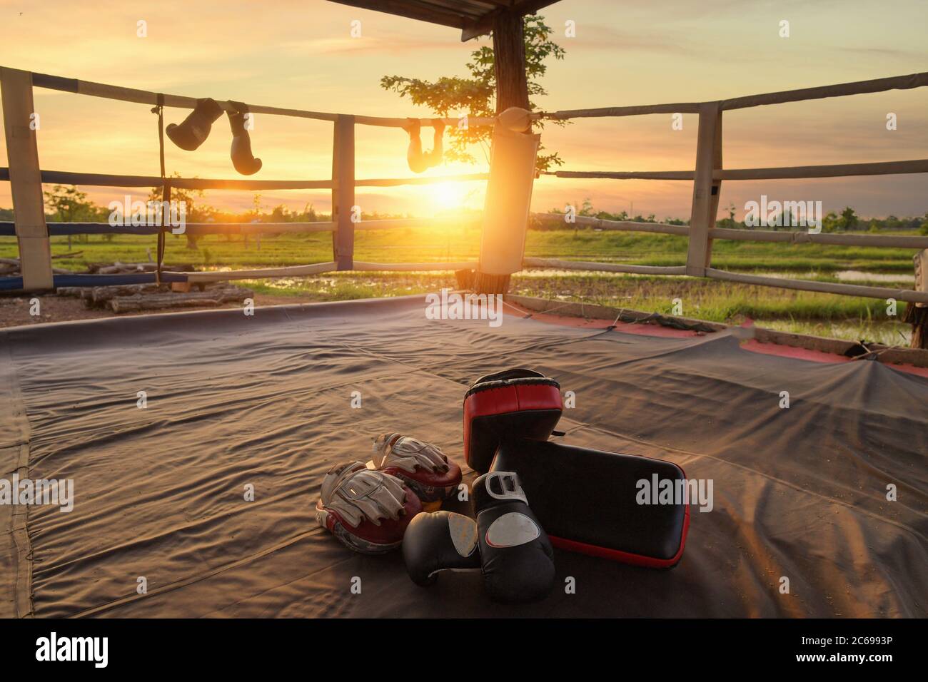 Outdoor boxing ring hi-res stock photography and images - Alamy