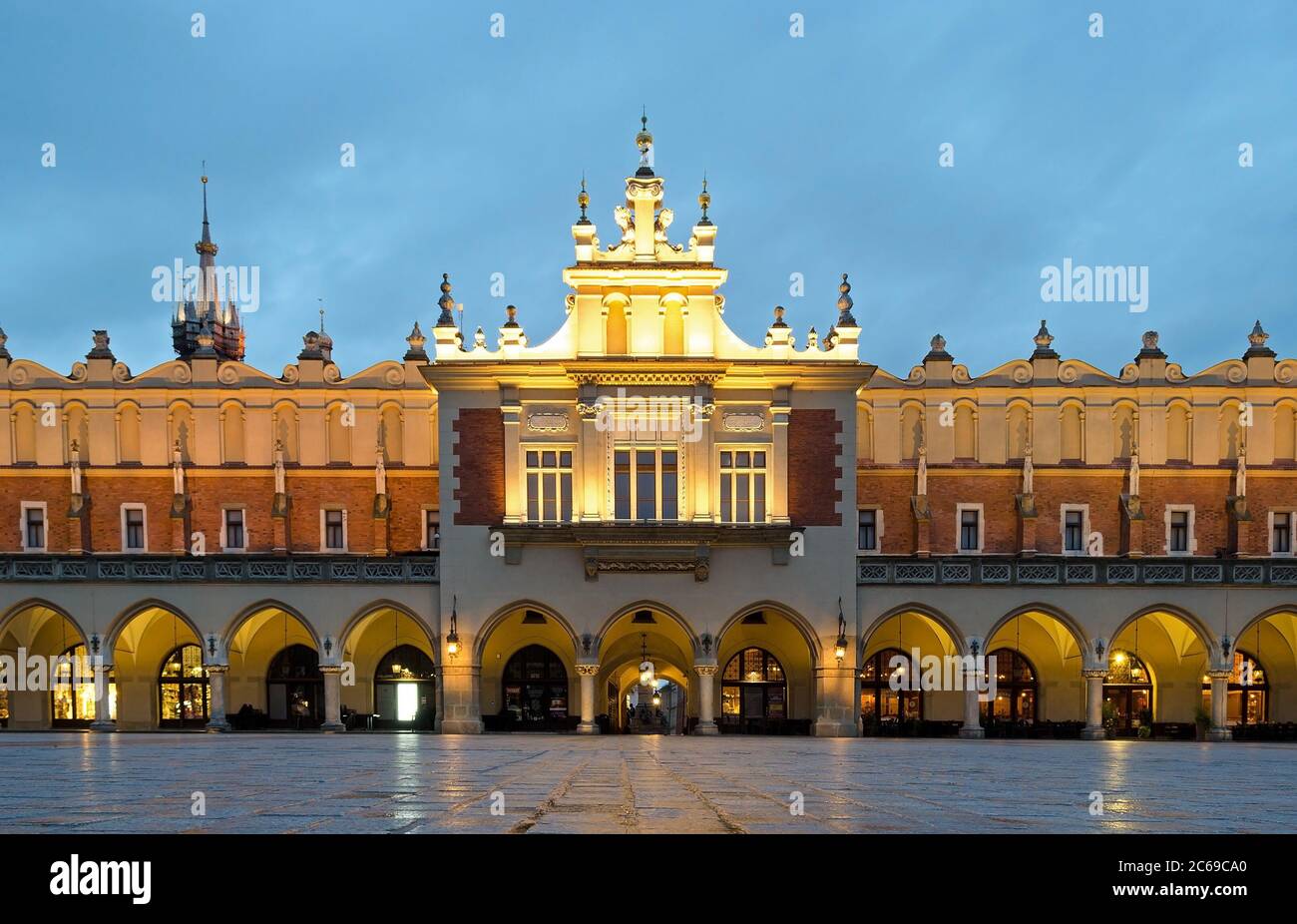 Krakow cloth hall exterior hi-res stock photography and images - Alamy