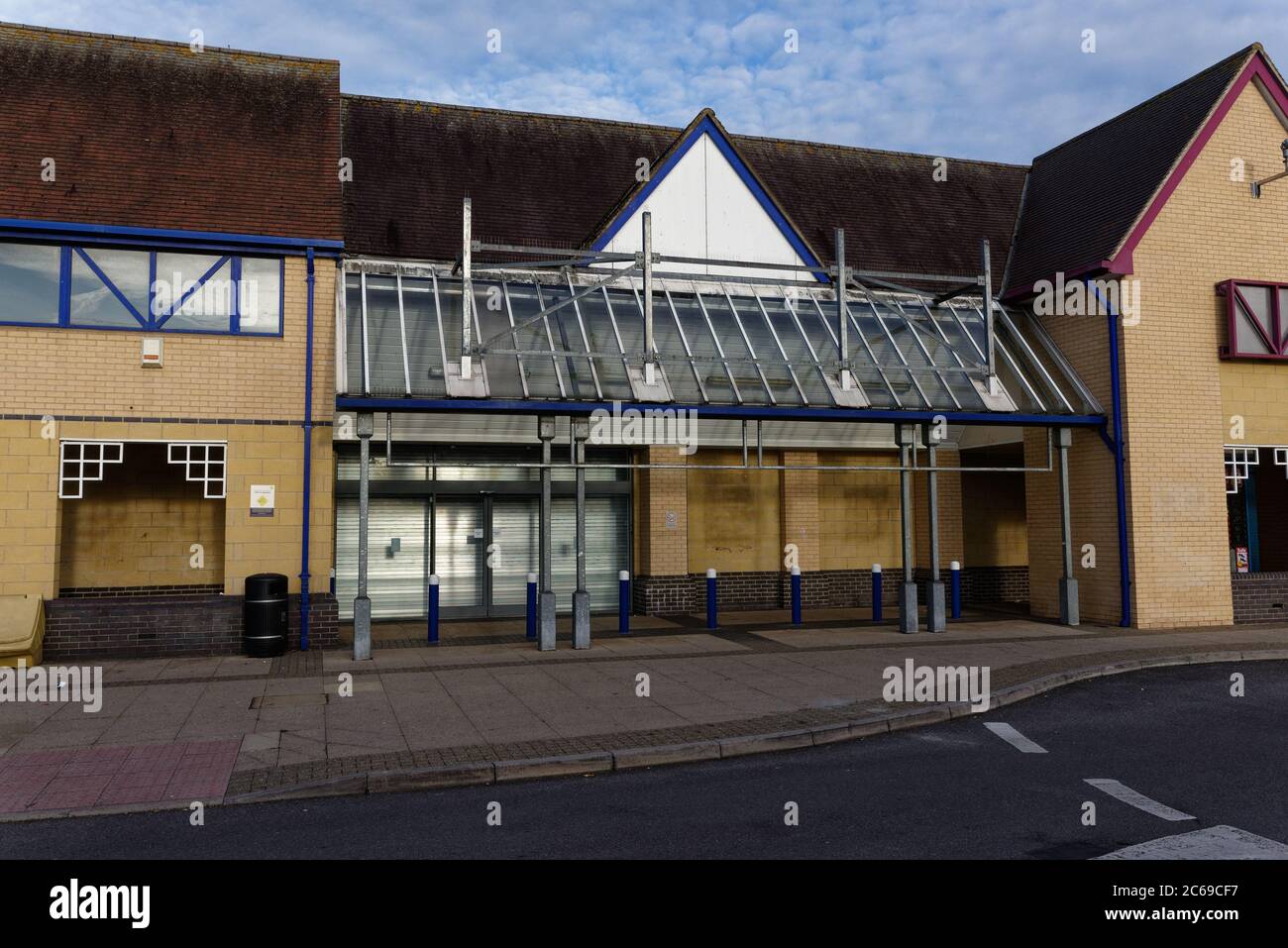 The empty space in a row of shops where a Currys electronics store was ...