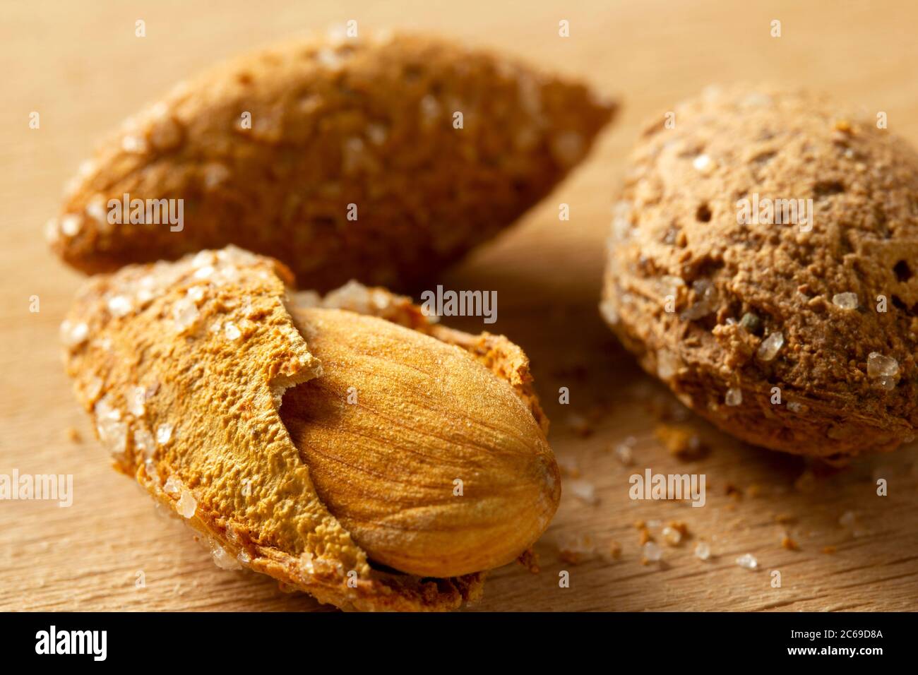 roasted, shelled and salted almonds Stock Photo - Alamy