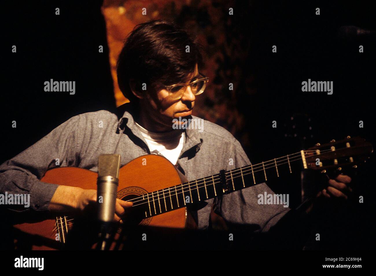 Simon Jeffes from the Penguin Cafe Orchestra doing a sound check at the ...
