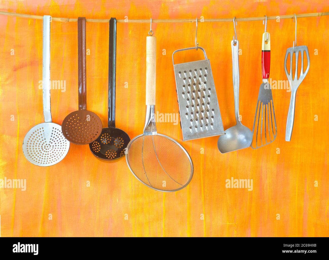 Vintage kitchen utensils hi-res stock photography and images - Alamy