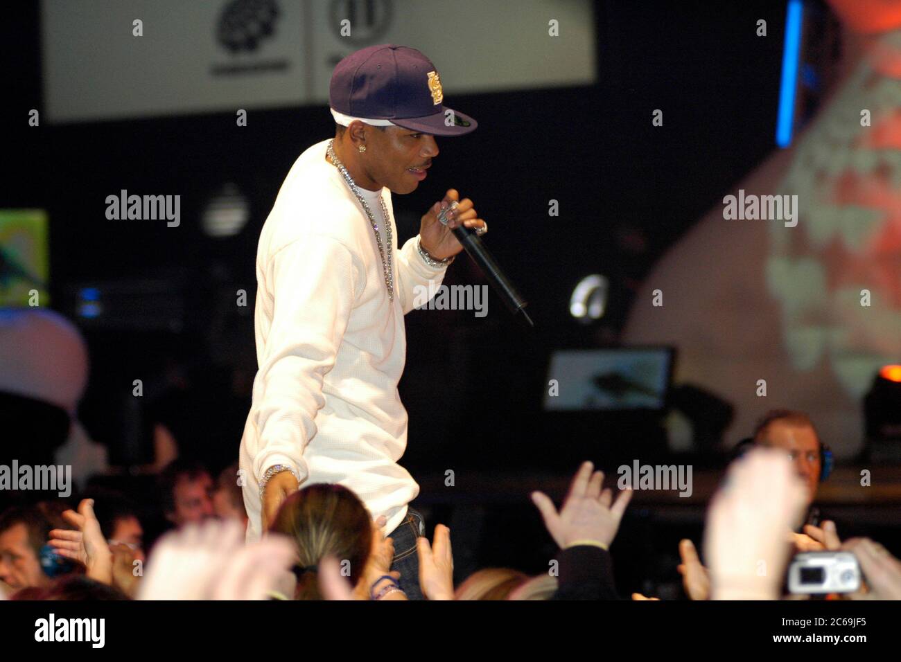 Hanover, Deutschland. 26th Nov, 2004. Nelly live during the recording ...