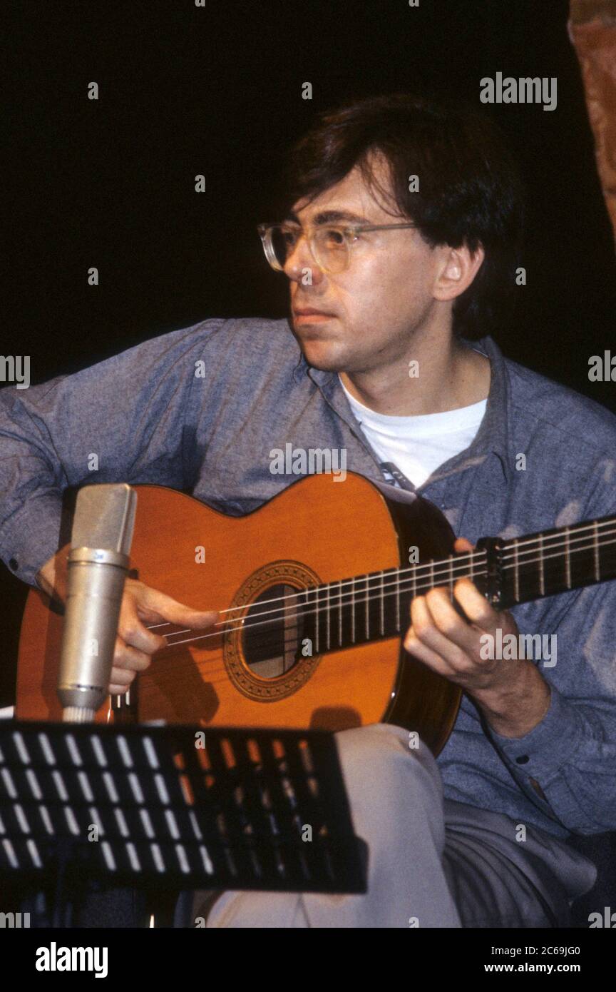 Simon Jeffes from the Penguin Cafe Orchestra doing a sound check at the ...