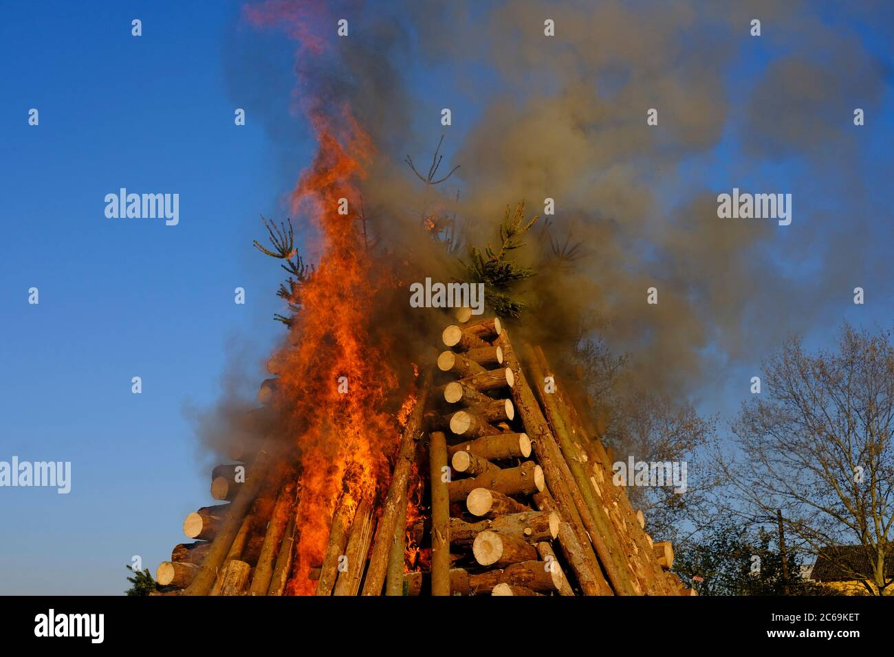 Easter fires hi-res stock photography and images - Alamy