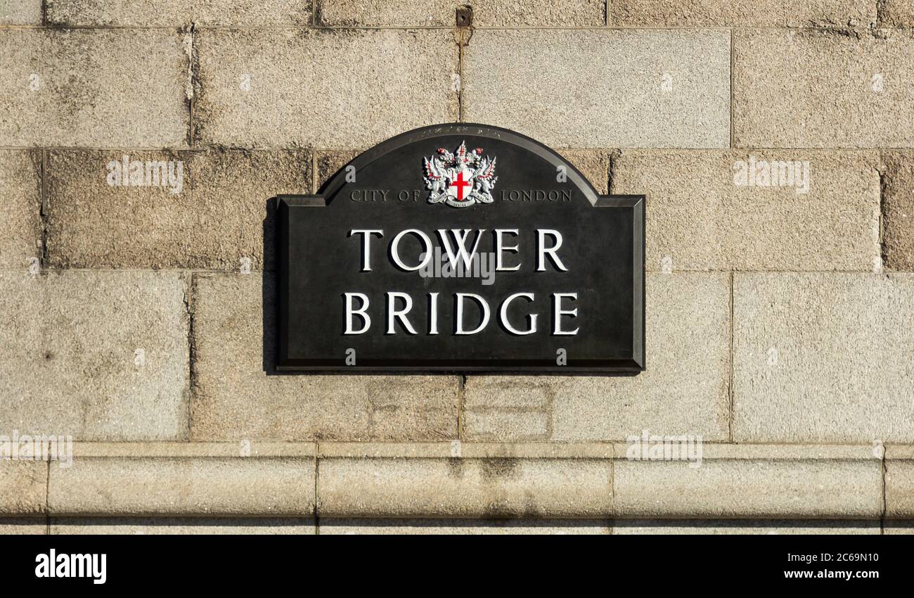 One southwark bridge road hi-res stock photography and images - Alamy