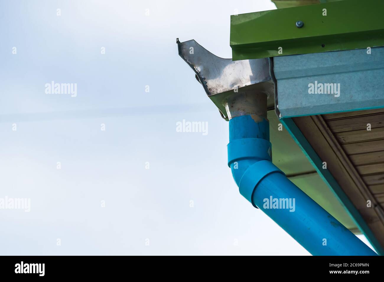 No gutters hi-res stock photography and images - Alamy