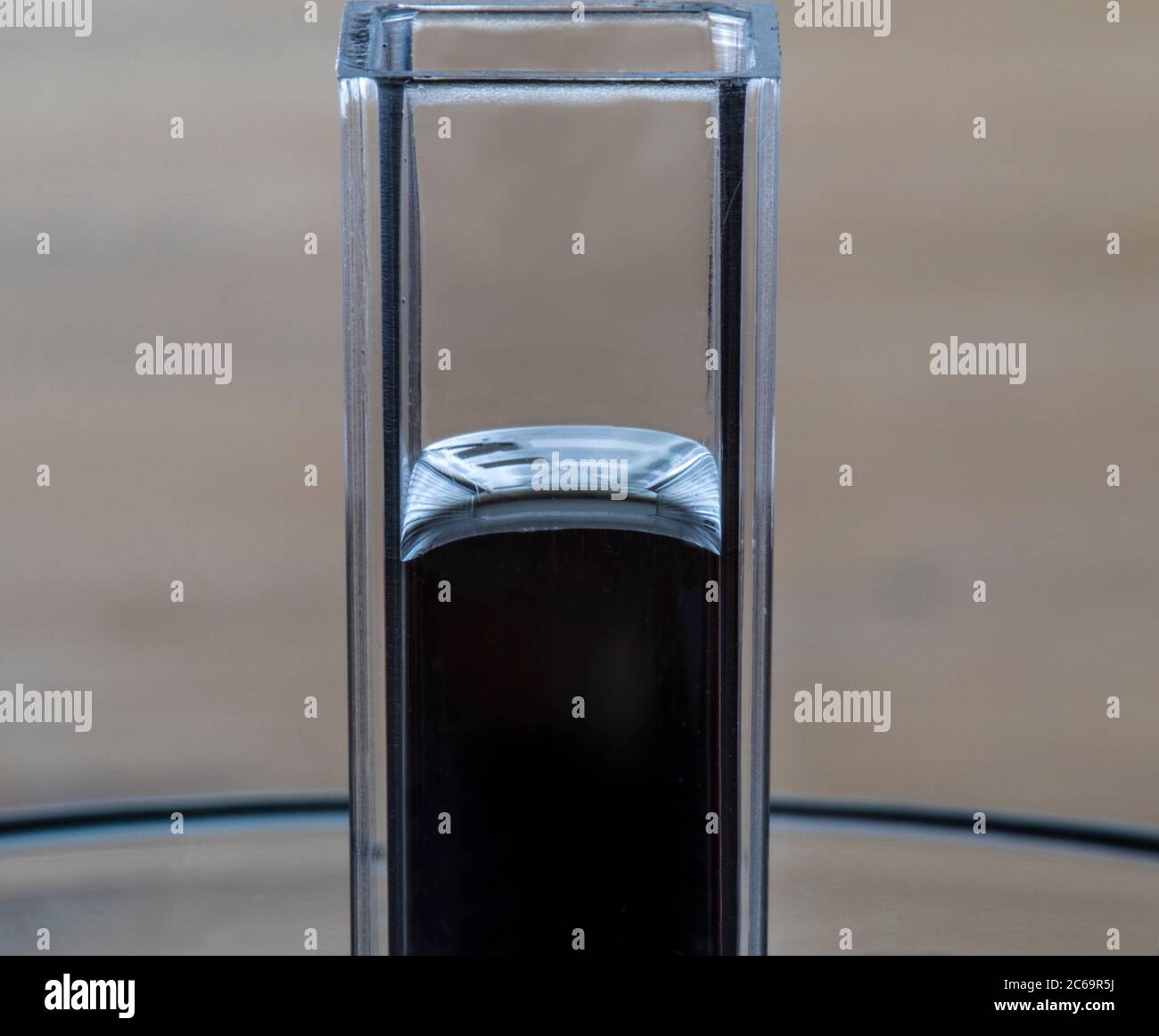 SCIENCE, PHYSICS, MERCURY. Mercury in a cuvette of 10mm horizontal size ...