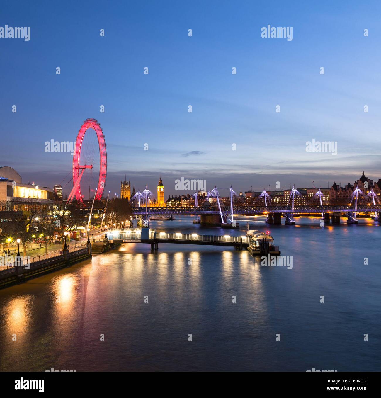 London skyline from hungerford bridge hi-res stock photography and ...