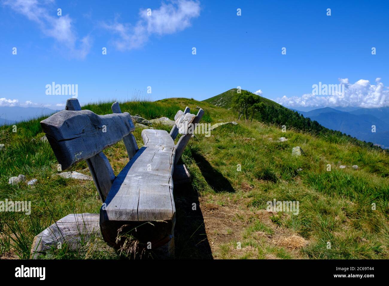 Bench with a double view Stock Photo - Alamy