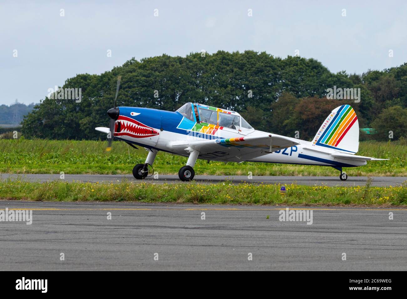 De Havilland (Canada) DHC-1 Chipmunk 22A G-AOZP Stock Photo - Alamy
