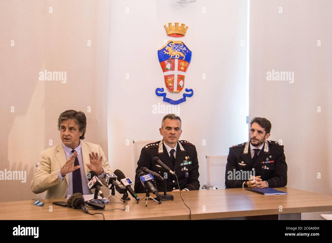 Italian carabinieri general commander hi-res stock photography and ...