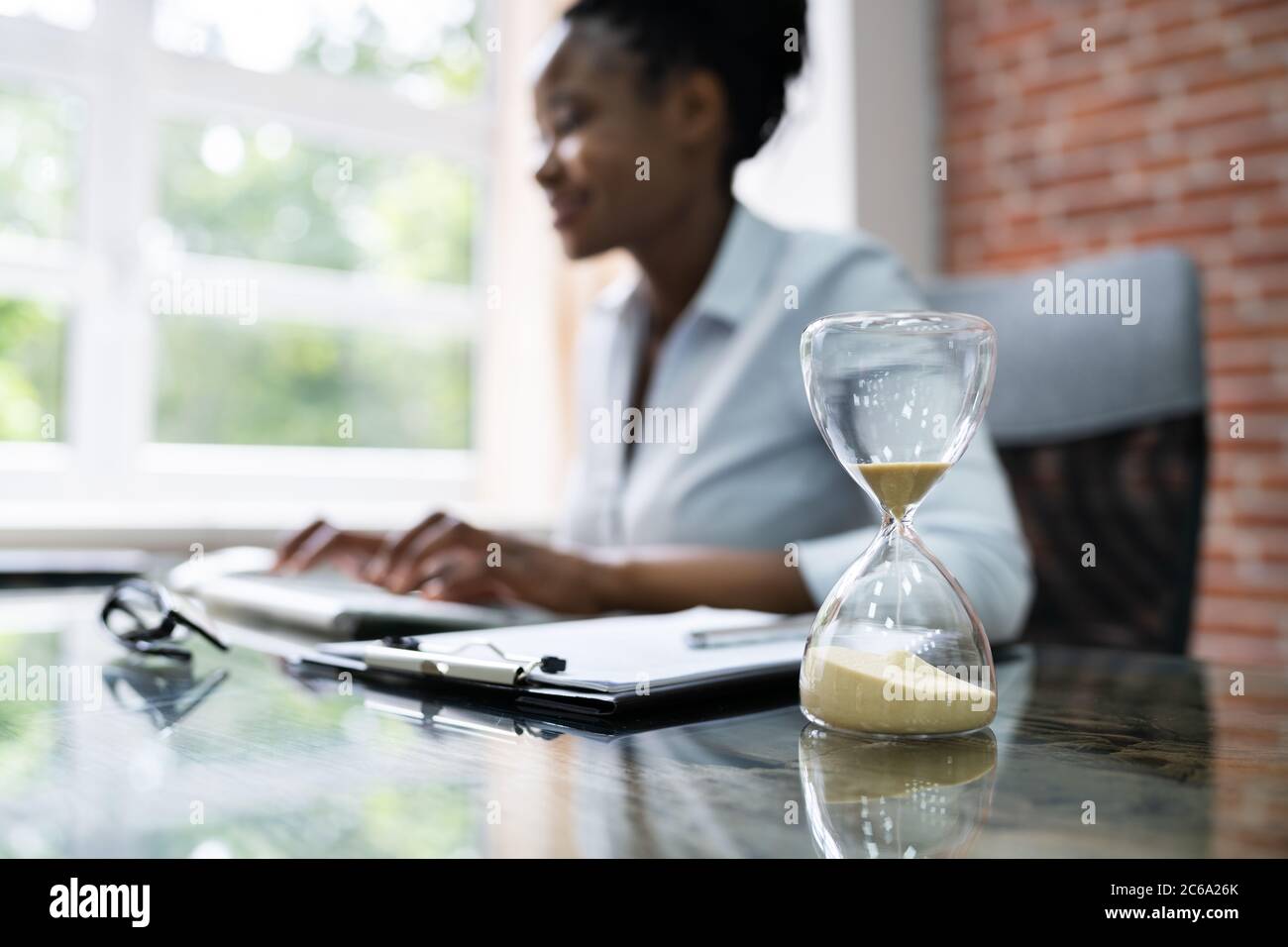 Time consulting hi-res stock photography and images - Alamy