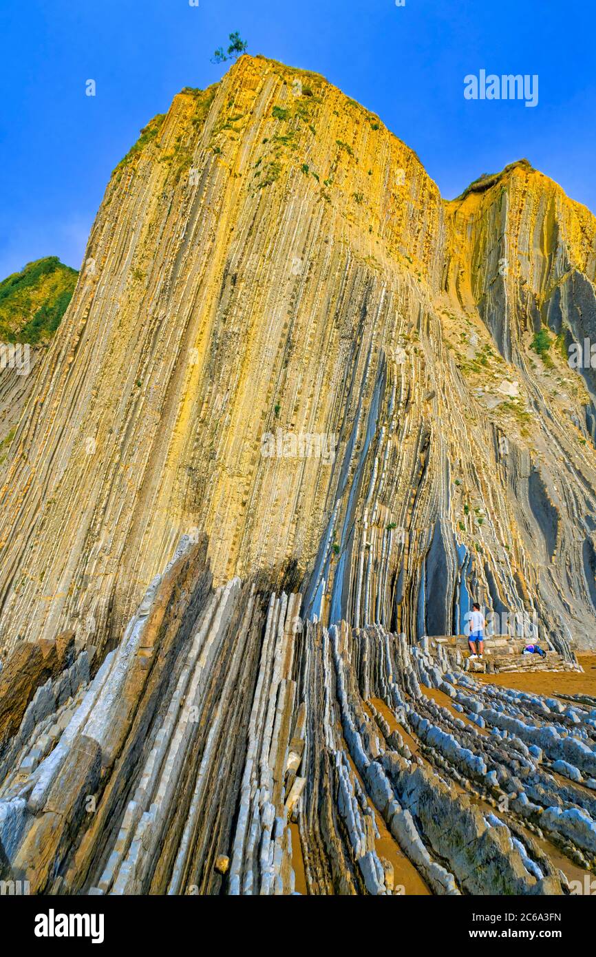 Steeply-tilted Layers of Flysch, Flysch Cliffs, Basque Coast UNESCO ...