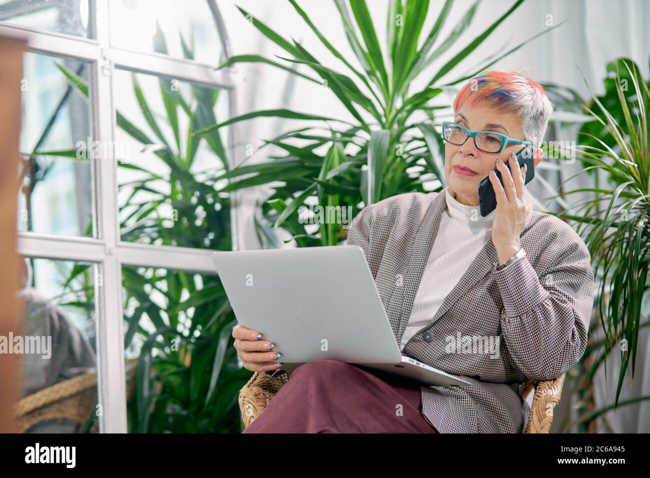 Business woman mature strict hi-res stock photography and images - Alamy