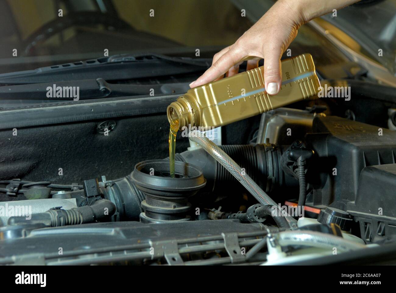 Lube oil test hi-res stock photography and images - Alamy