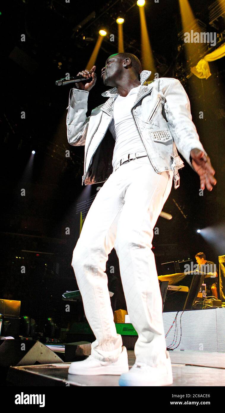 Akon trouble hi-res stock photography and images - Alamy