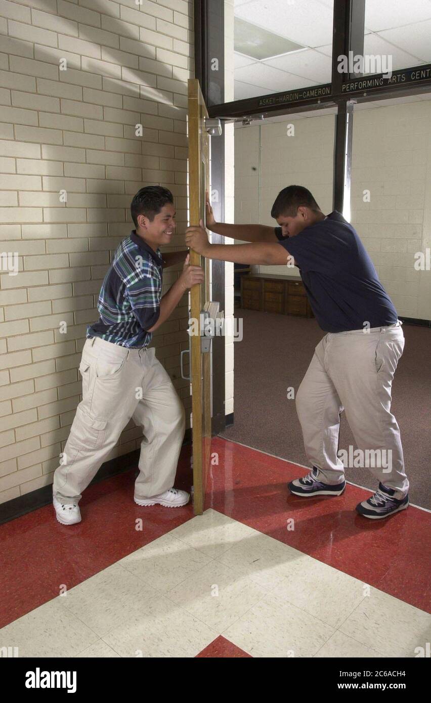 Newton's law of physics hi-res stock photography and images - Alamy