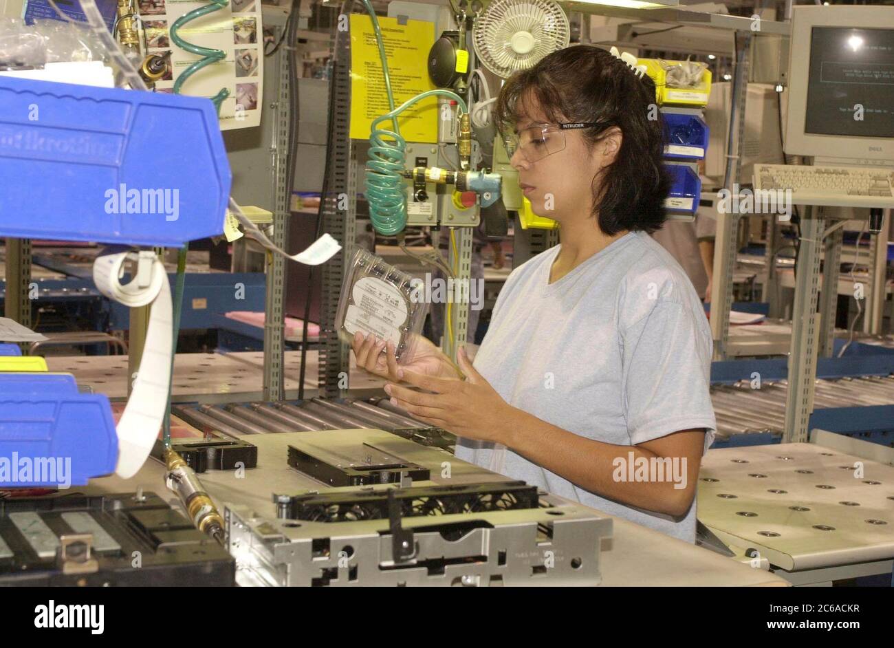 Austin, Texas USA, 13JUL00: Server manufacturing process at Dell ...