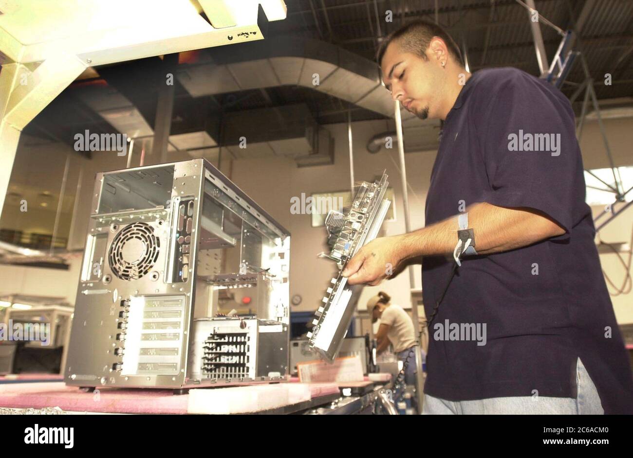 Austin, Texas USA, 13JUL00: Server manufacturing process at Dell ...