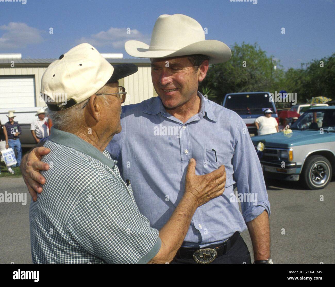 George w bush wearing cowboy hat hi-res stock photography and images ...
