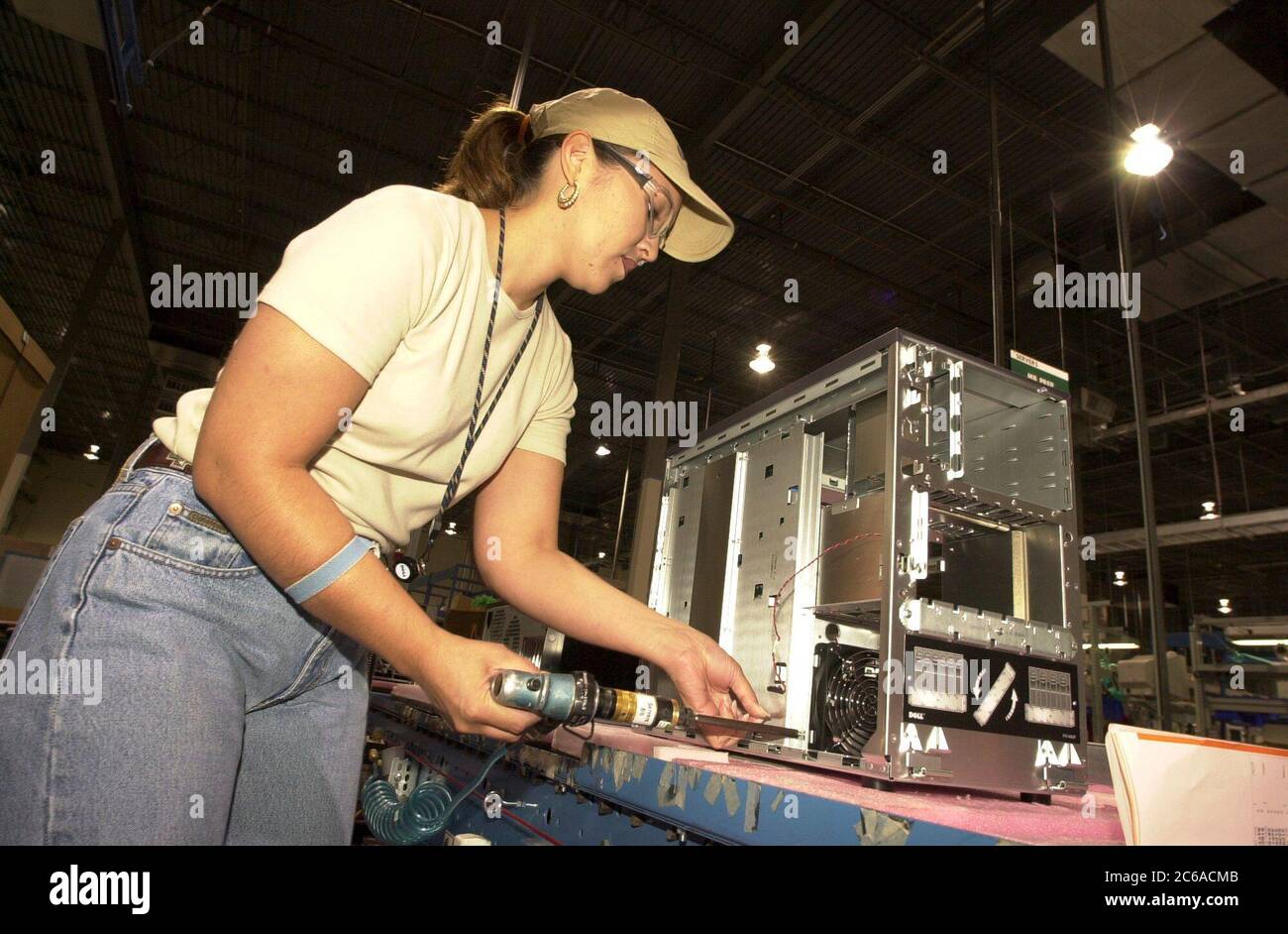 Austin, Texas USA, 13JUL00: Server manufacturing process at Dell ...