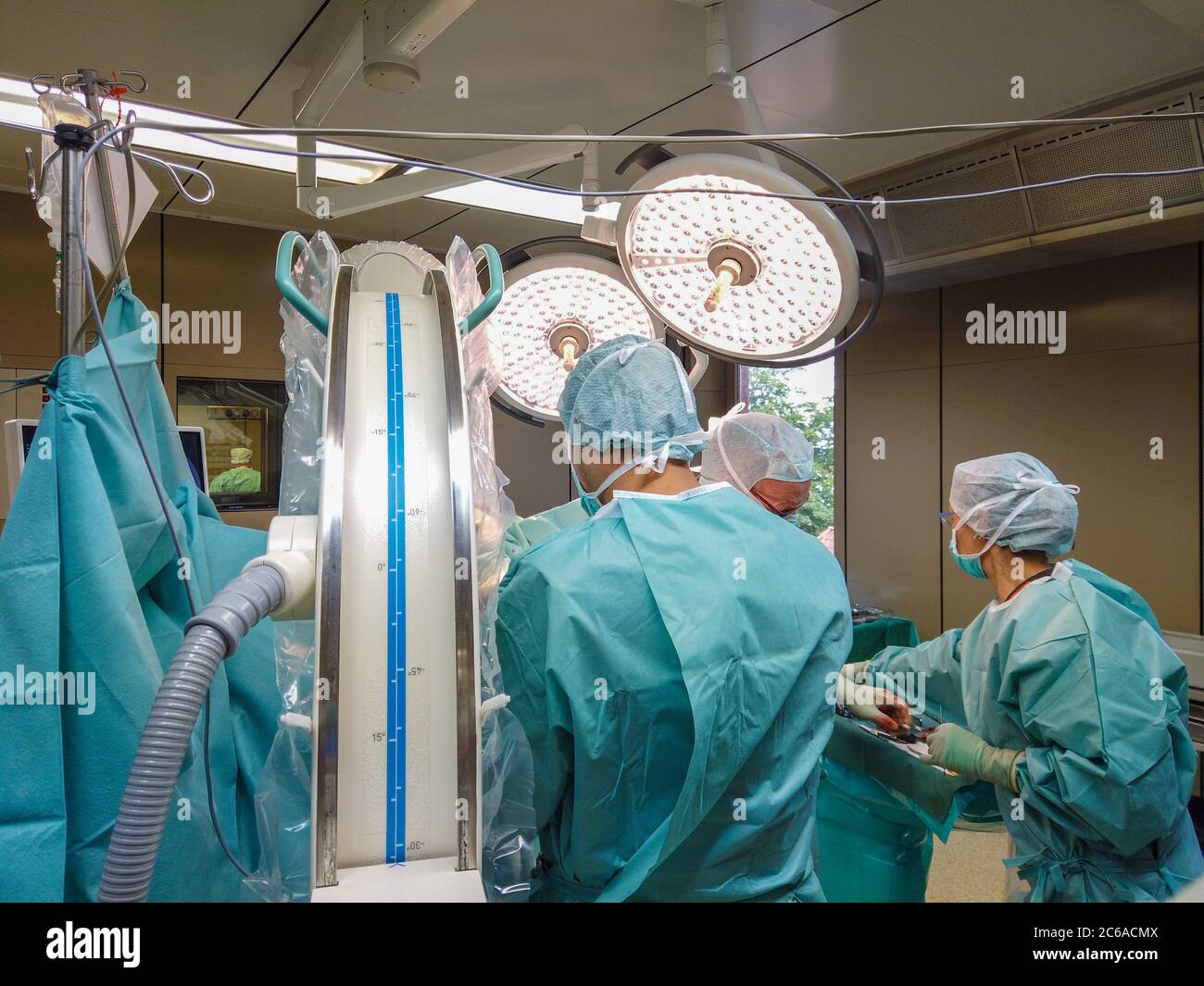 a shoulder operation is performed in an operating theatre Stock Photo ...