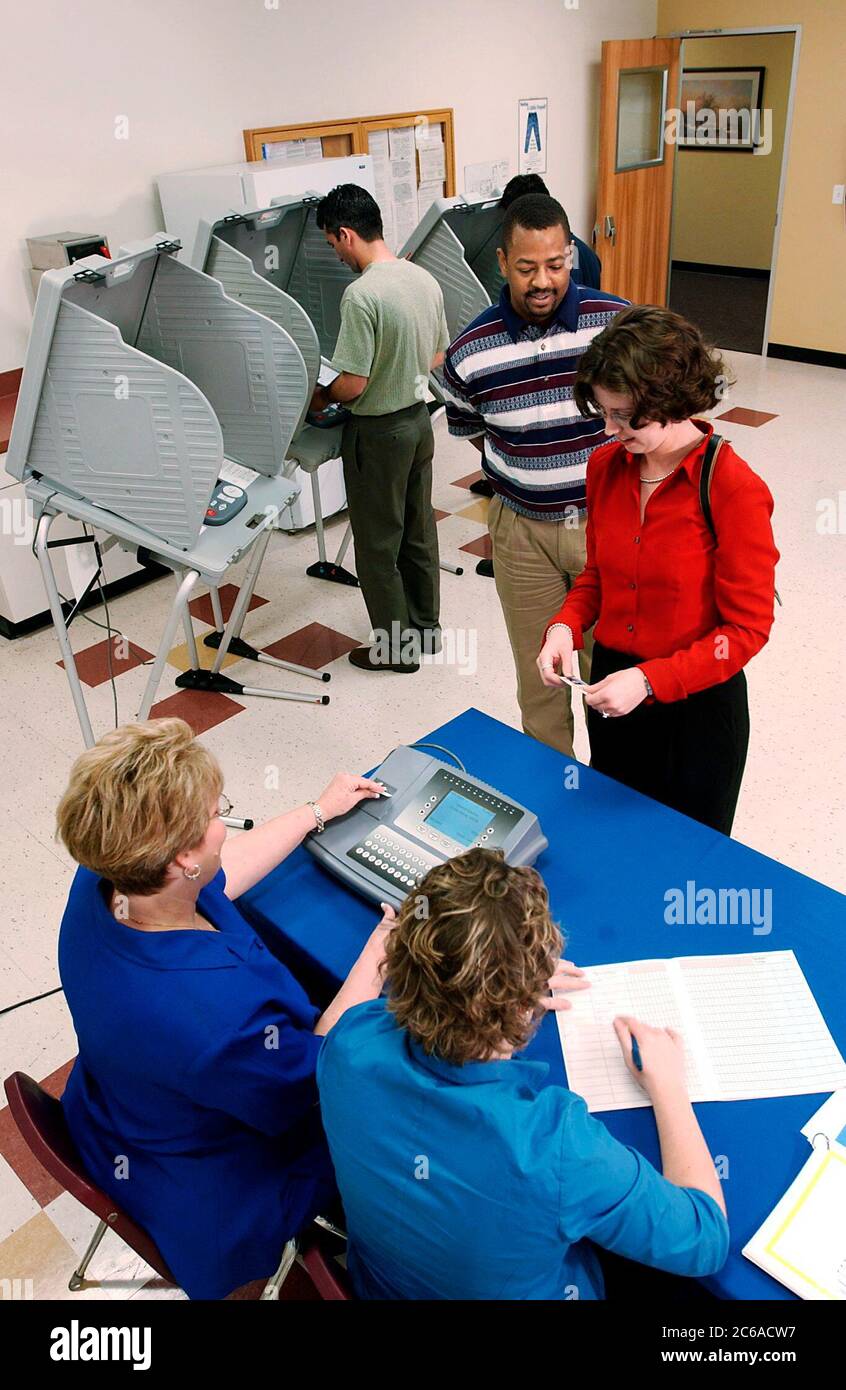 Punch card voting system hi-res stock photography and images - Alamy