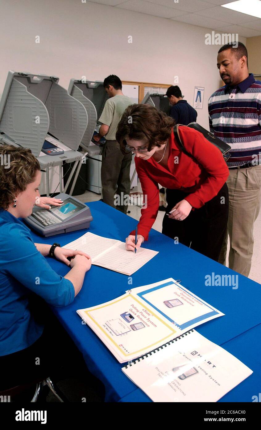 Punch card voting usa hi-res stock photography and images - Alamy