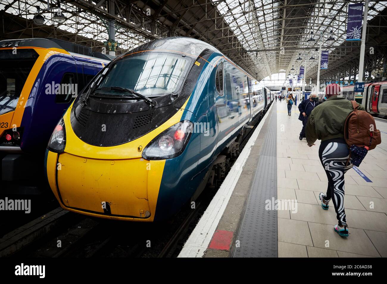 Manchester Piccadilly Railway Station High Resolution Stock Photography ...