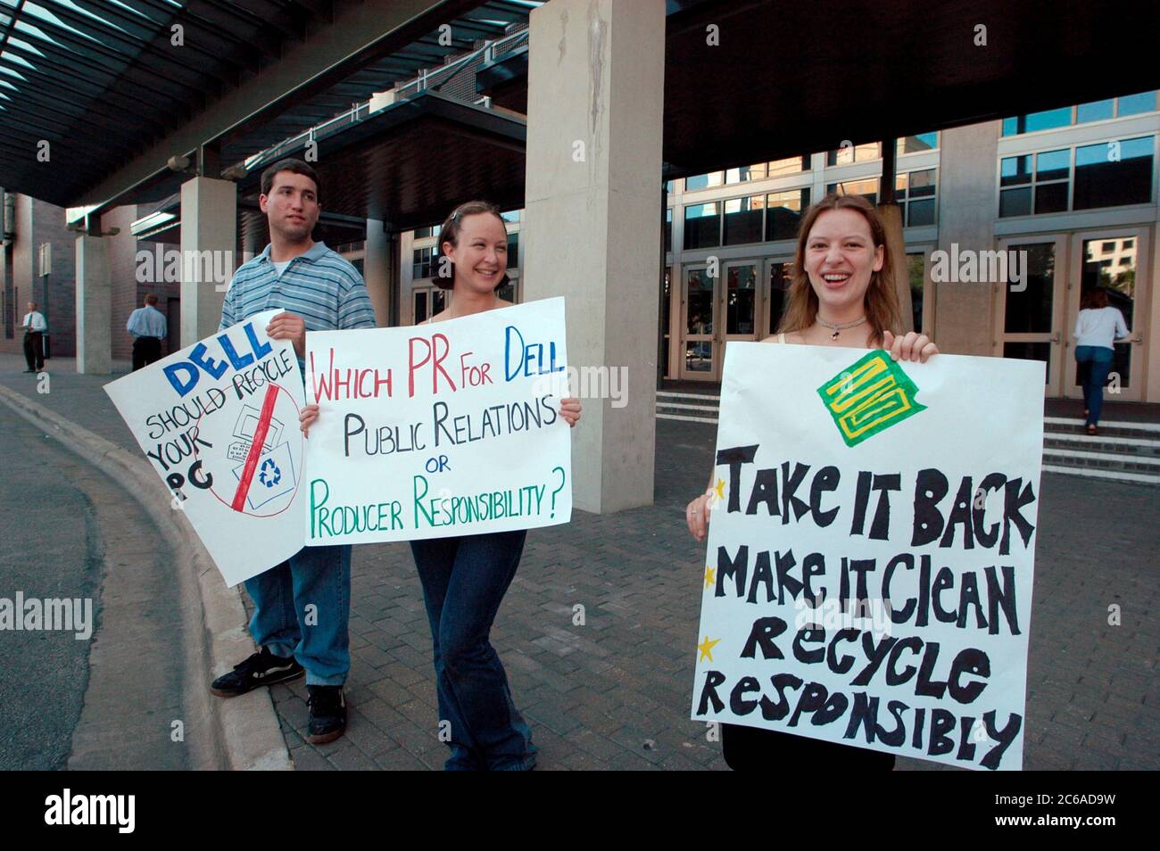 Austin, Texas USA, July 17 2002: Protesters at the entrance to the Dell ...