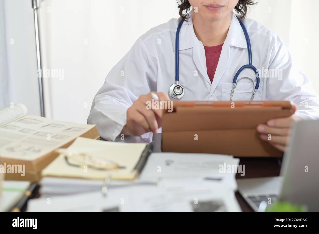 Medical books hi-res stock photography and images - Alamy