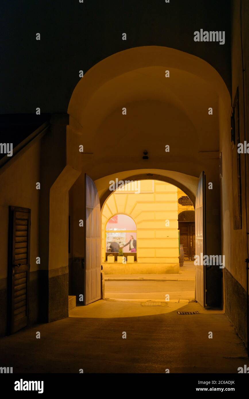 Durchfahrt hi-res stock photography and images - Alamy