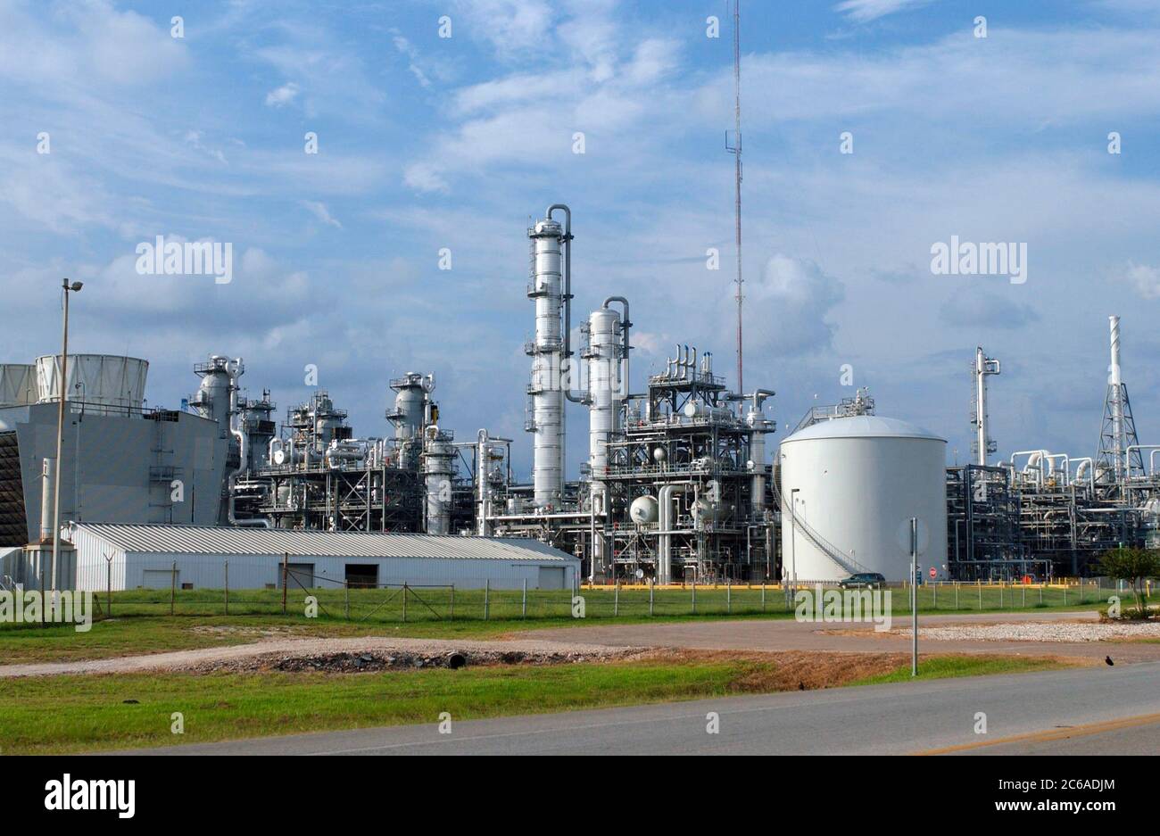 Oil refinery process hi-res stock photography and images - Alamy