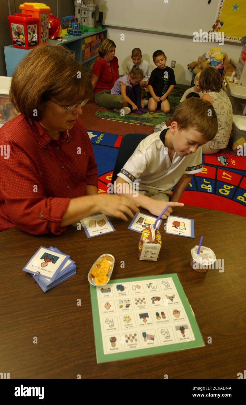 Hearing impaired classroom teacher hi-res stock photography and images ...