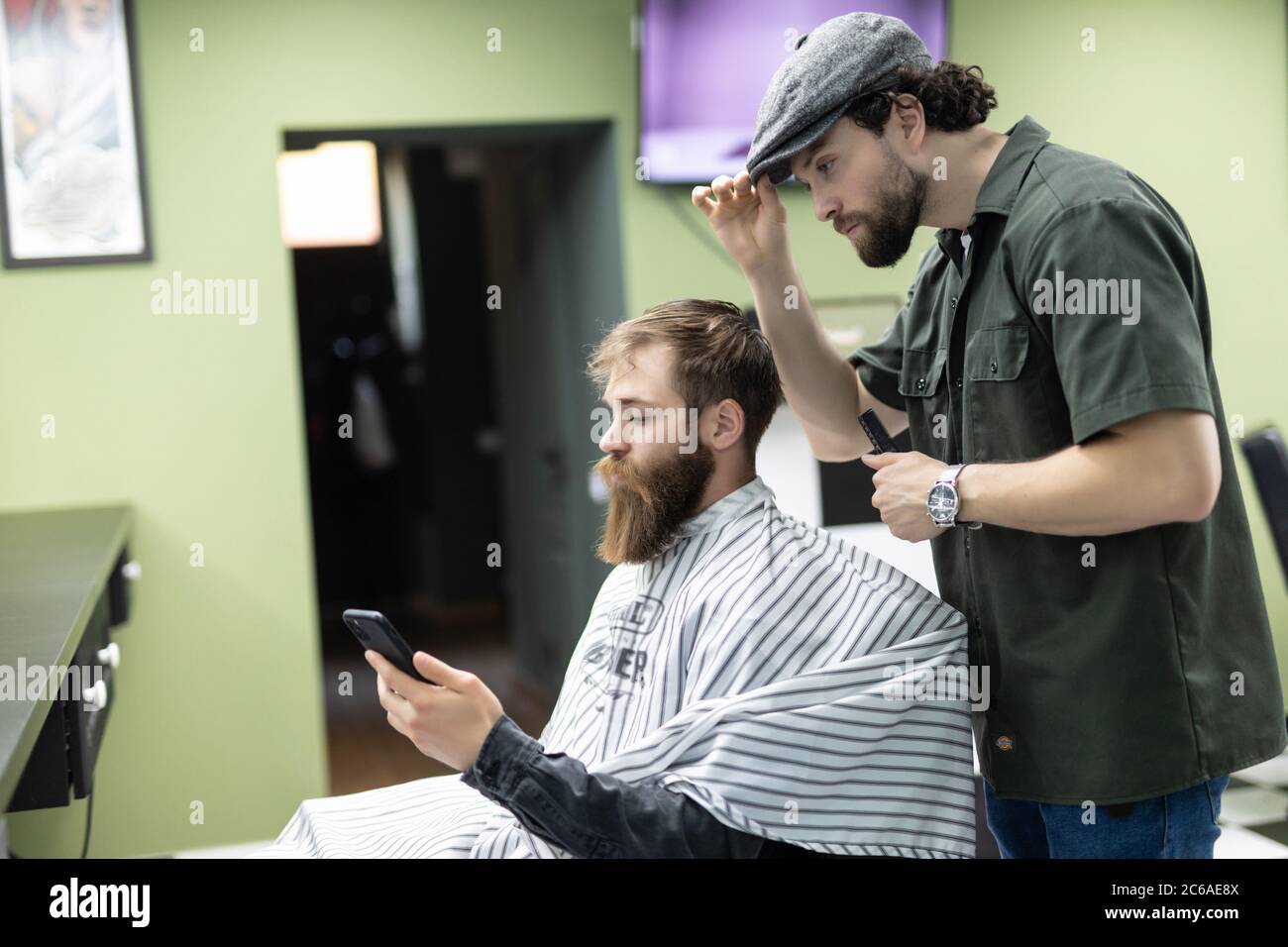 Getting got sms hi-res stock photography and images - Alamy