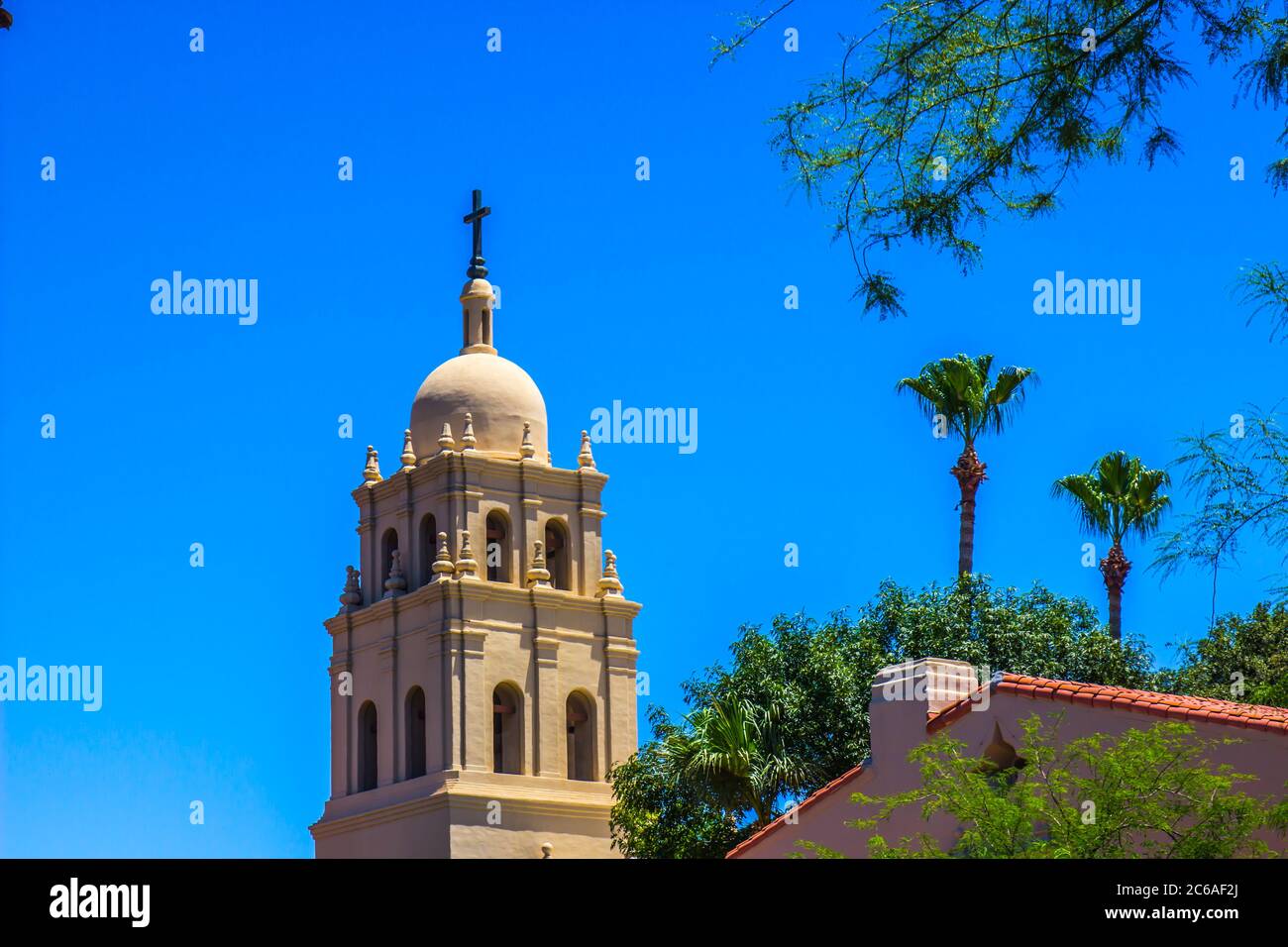 Spanish style church architecture hi-res stock photography and images ...