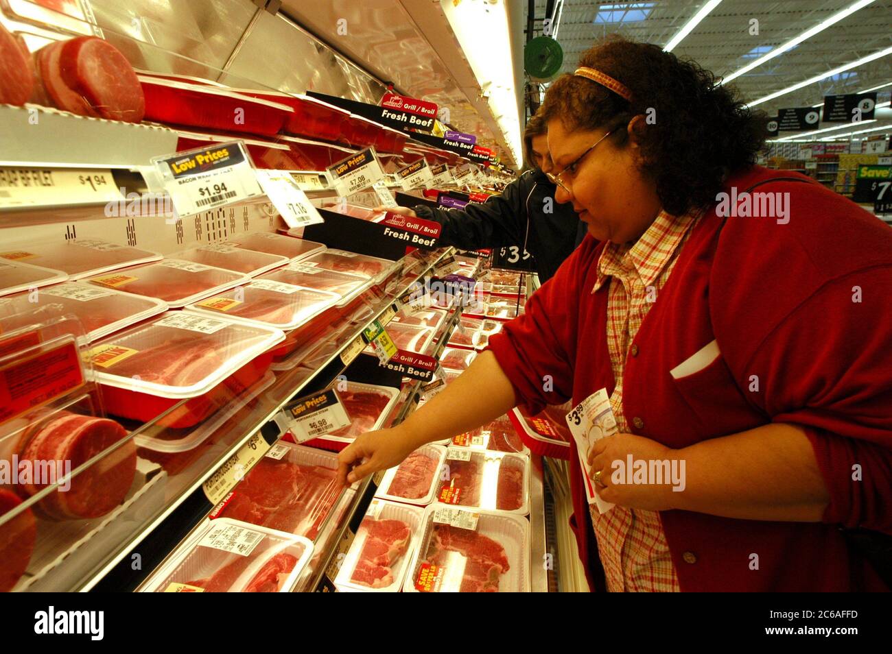 Walmart discount [department store] hi-res stock photography and images ...