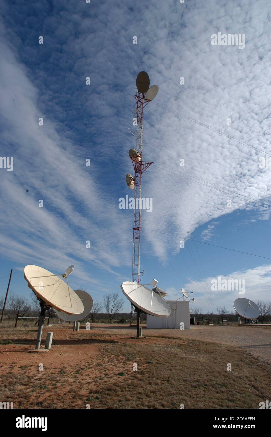 Cable tv tower hi-res stock photography and images - Alamy
