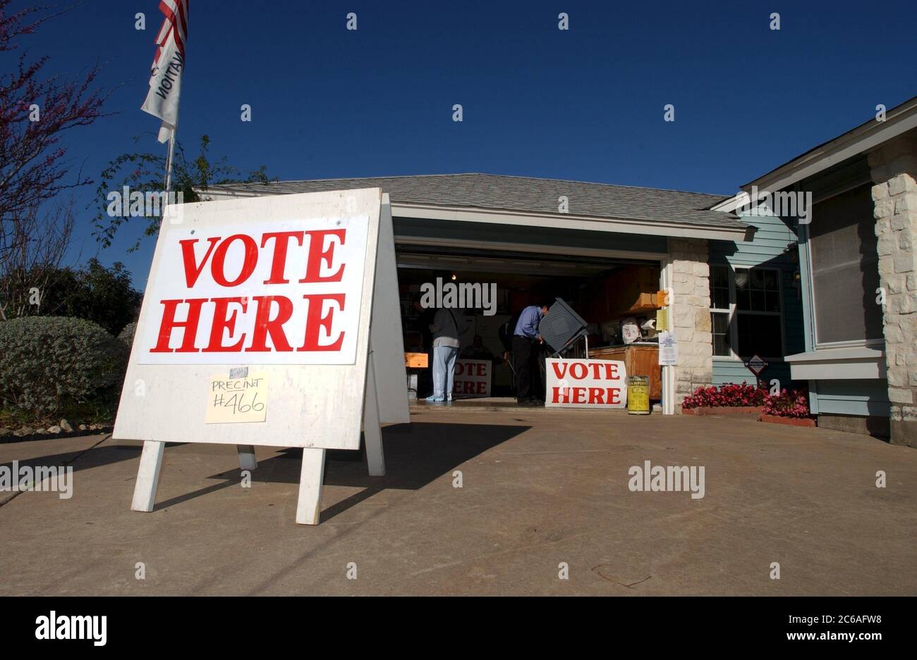 Polling place in garage hi-res stock photography and images - Alamy