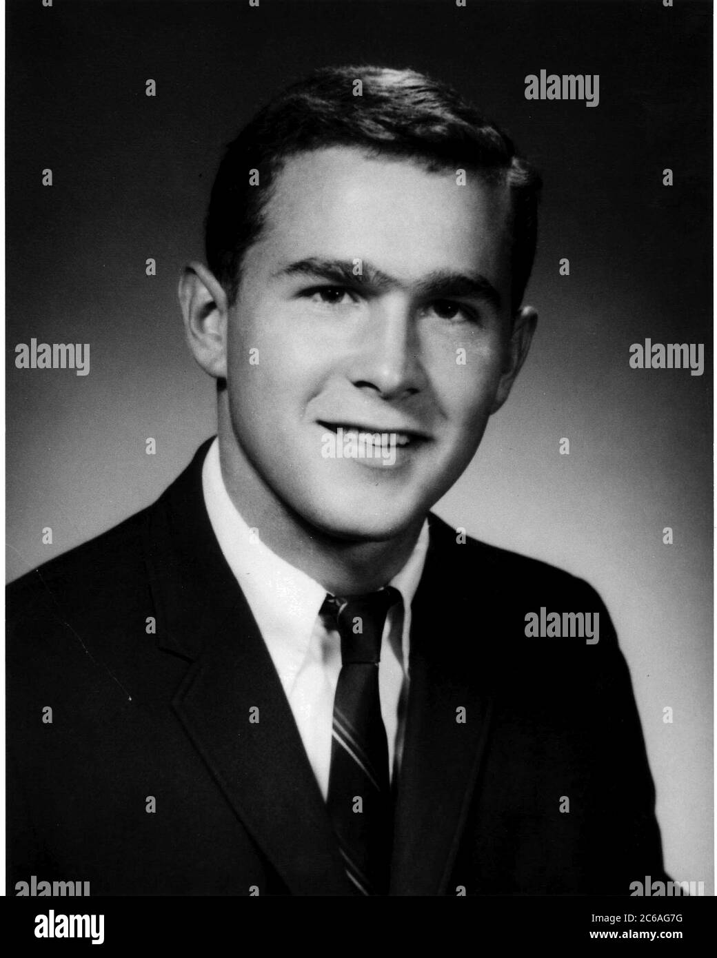 HS380 George W. Bush college portrait, Yale 1964-1968 Photo Credit ...